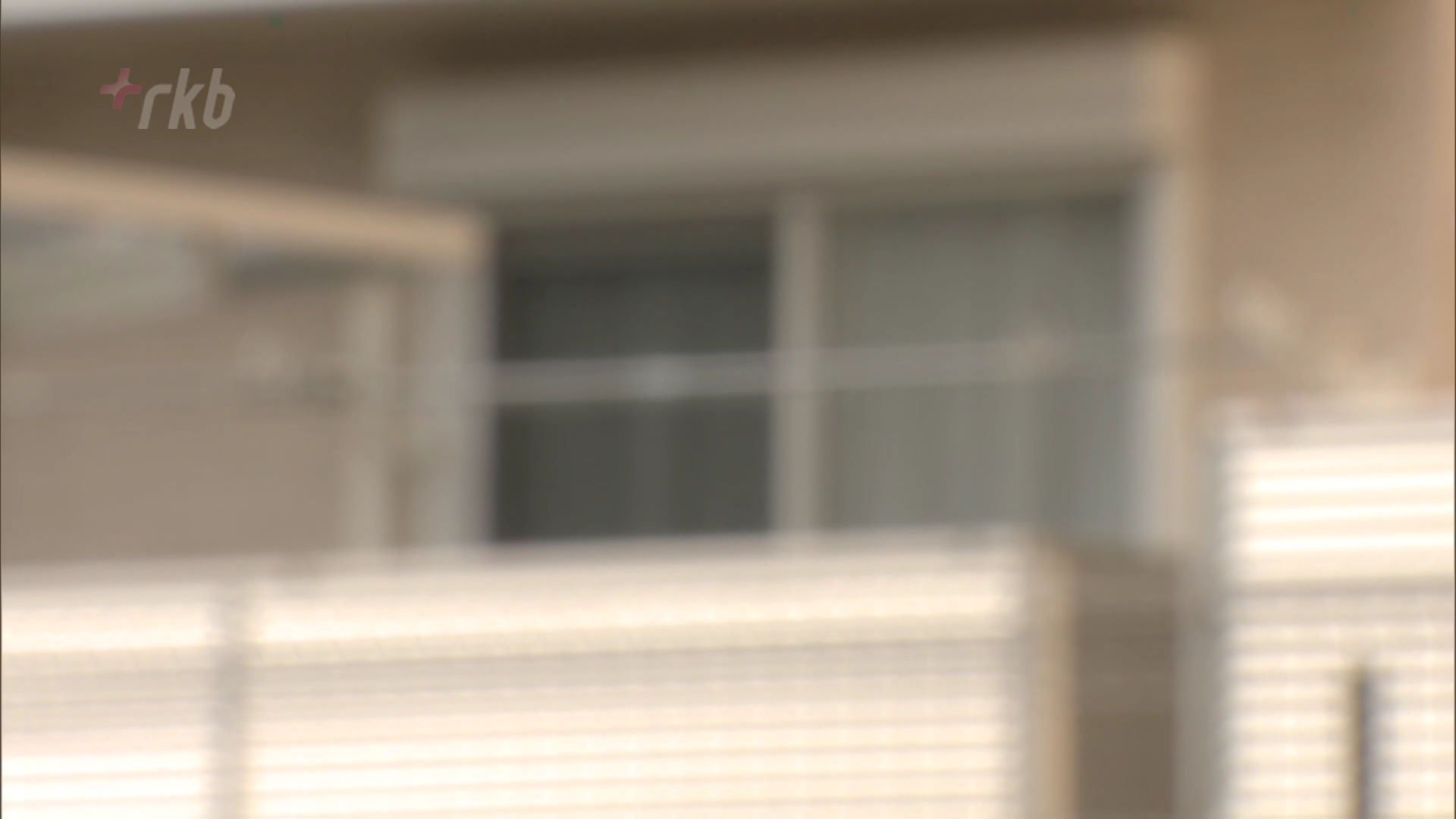 生後1か月の乳児の足を“ねじって”骨折？母親「抱っこひもで脱臼」検察「らせん状の骨折、強い力」 - RKB毎日放送